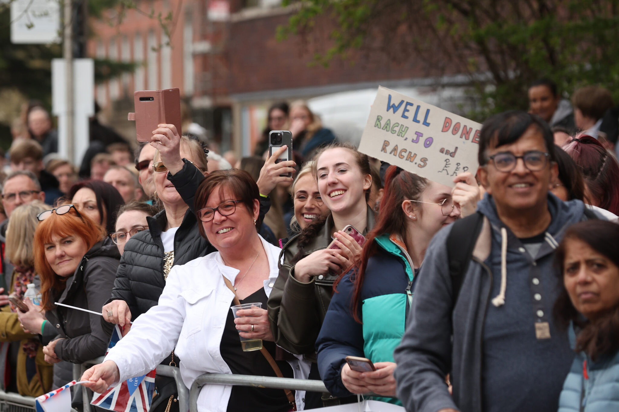 BEST PLACES TO SUPPORT AT THE ADIDAS MANCHESTER MARATHON 2024 ...