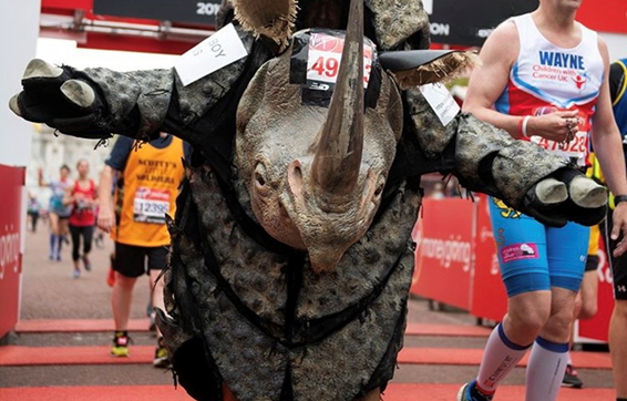 MEET OUR RECORD-BREAKING RHINO-ENTHUSIAST CHRIS - Manchester Marathon